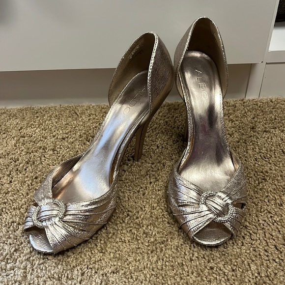 Aldo | Shoes | Gold 35 Inch Heels | Poshmark